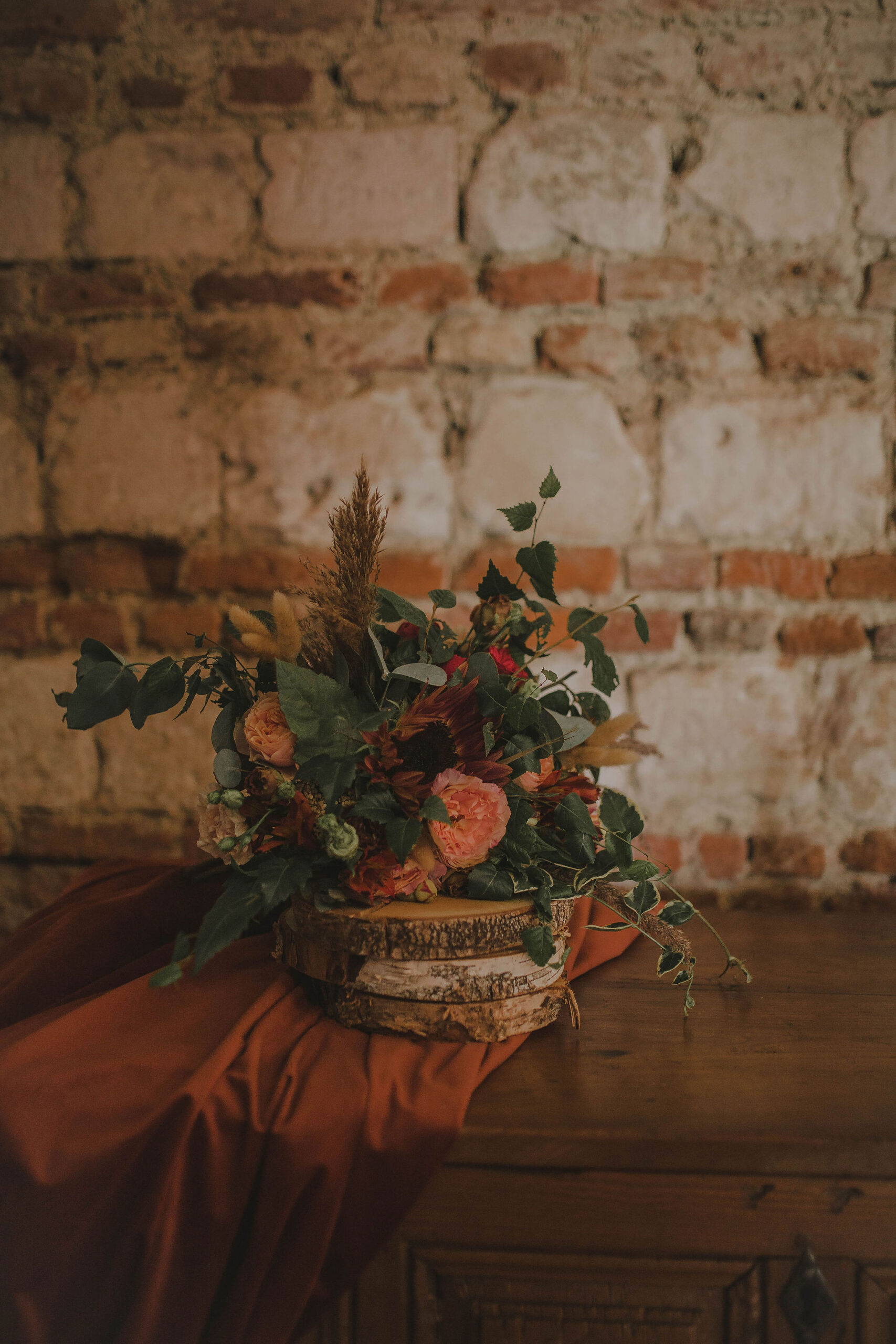 Shooting mariage terracotta fleuri • faire-part & papeterie